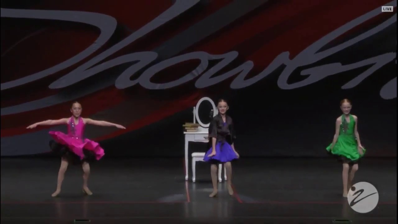 Signature Dance Academy - Someone in the Crowd - YouTube