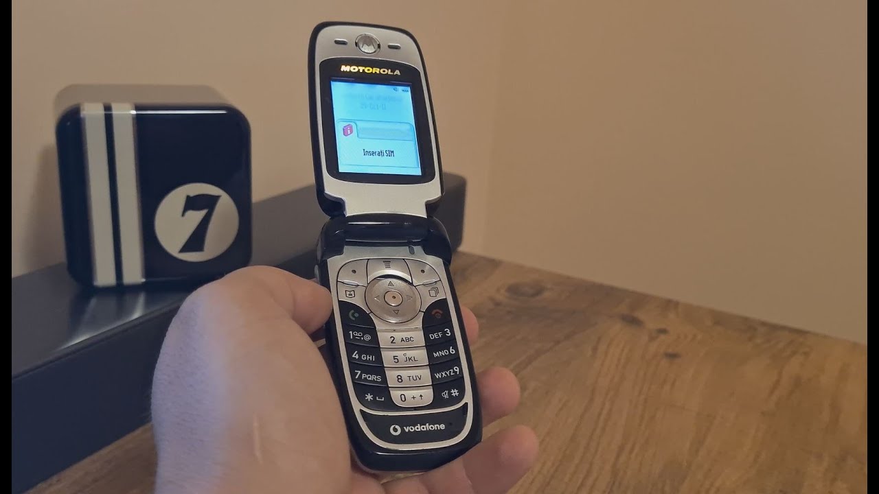 I get to revisit a Motorola V360 - YouTube