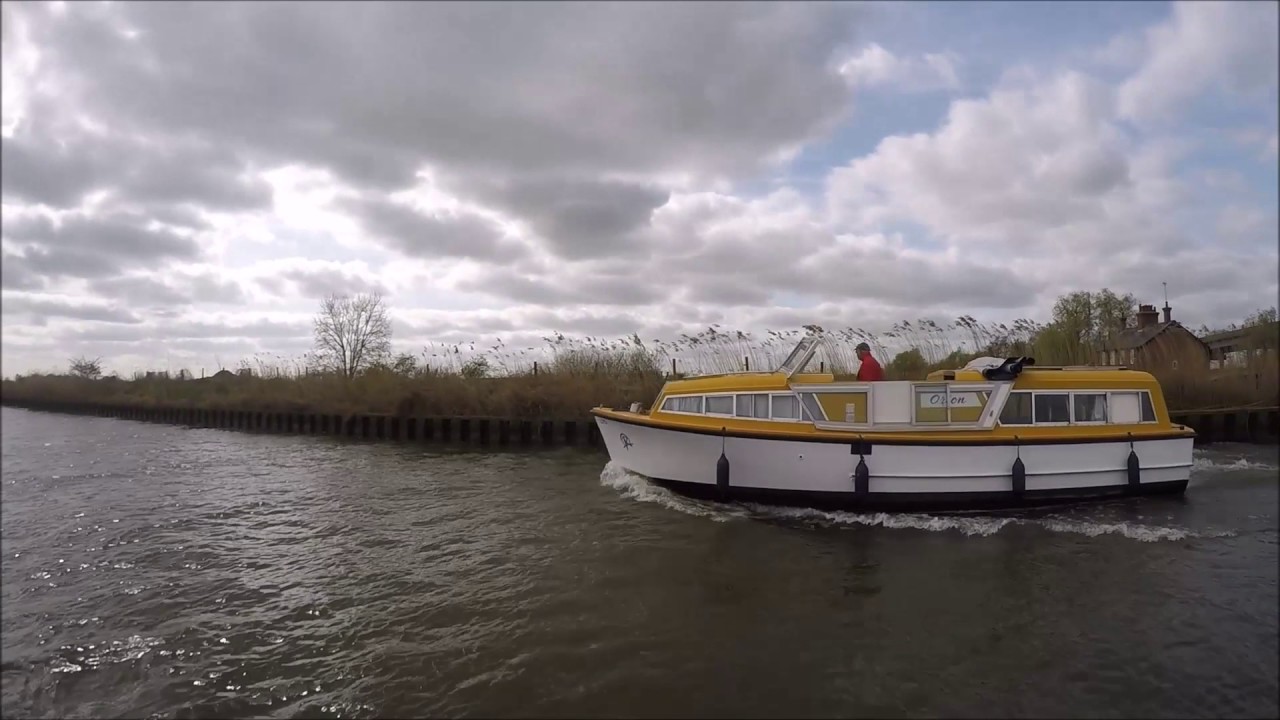 Norfolk Broads Waveney River Centre to Reedham 8x - YouTube