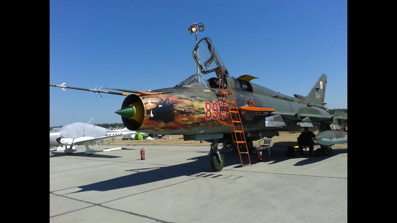 Su-22 M4 Polish Air Force, Kecskemét International Airshow HD - YouTube