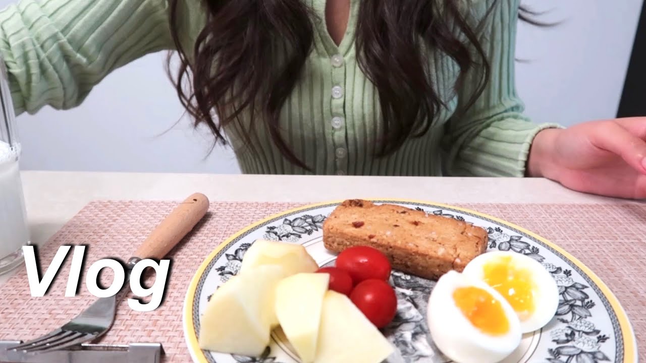 Vlog J인척하는 P의 일상 브이로그 고구마 맛탕 연어 파피요트 원팬 잡채 아침식단 하루 3끼 잘 챙겨 먹는