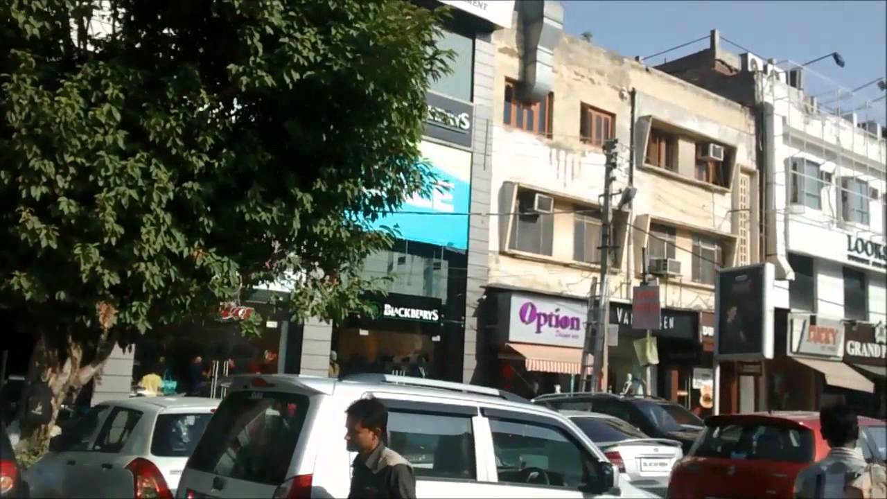 High street market of Model Town in North Delhi - YouTube