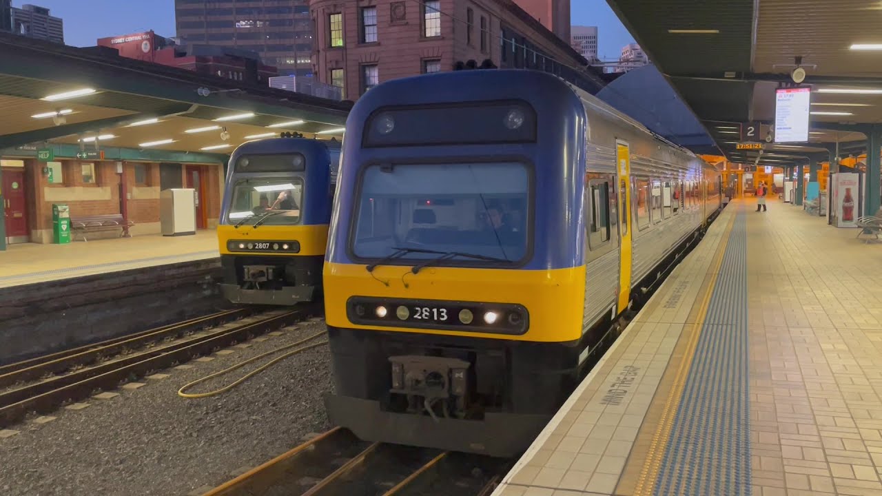 NSW TrainLink Endeavour Railcar 2813/2863 Departs Central Railway ...