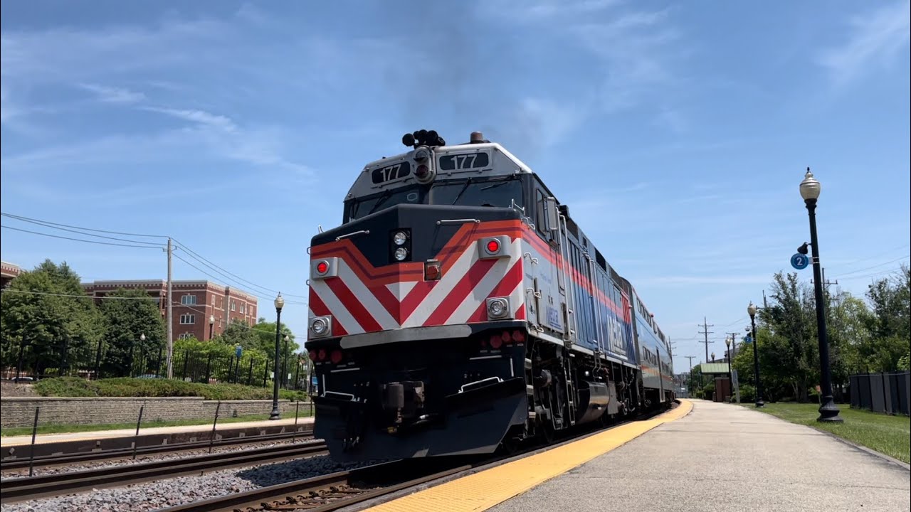 Trains of Wheaton, Illinois 6/5/2022 - YouTube