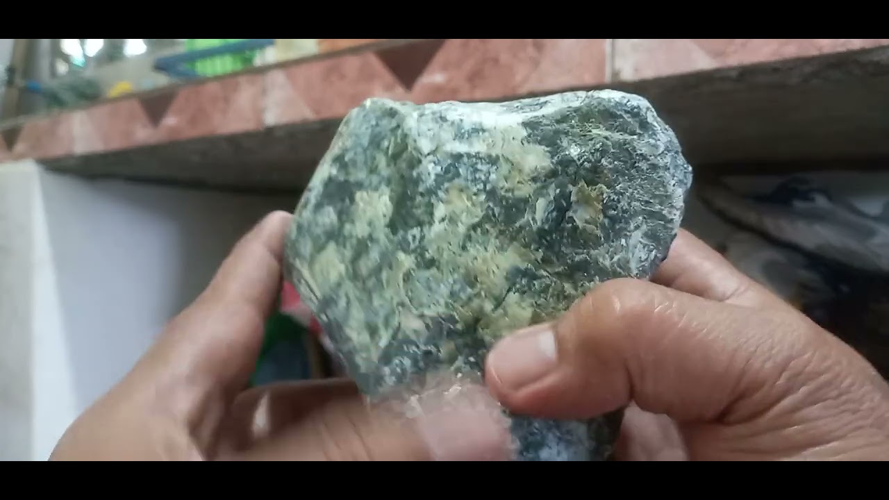 meteorite dicoverd 2 feet deep hole in the mountain. - YouTube