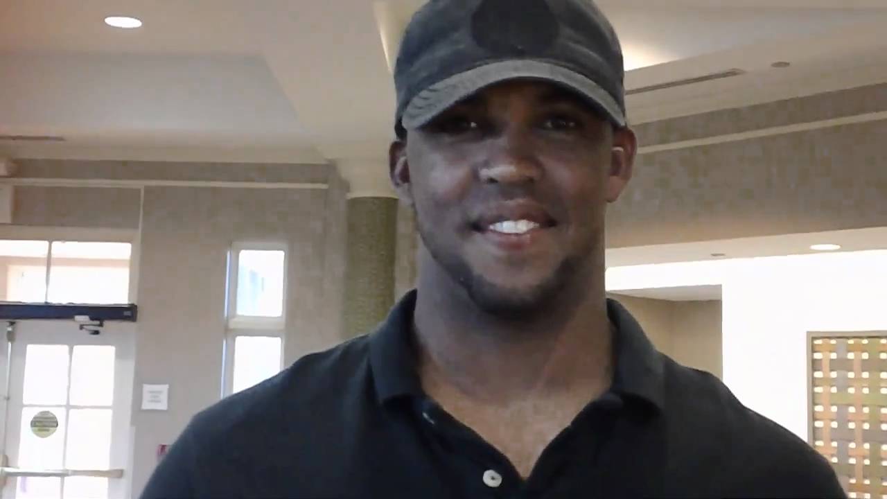 Carlos Peguero stars in Mariners 13-12 opening win - YouTube