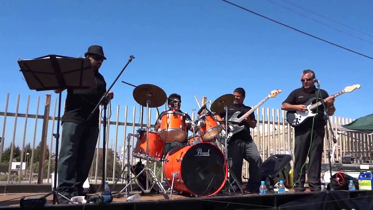 Grupo AMOR Y LIBERTAD Hey Lupe EN VIVO - YouTube