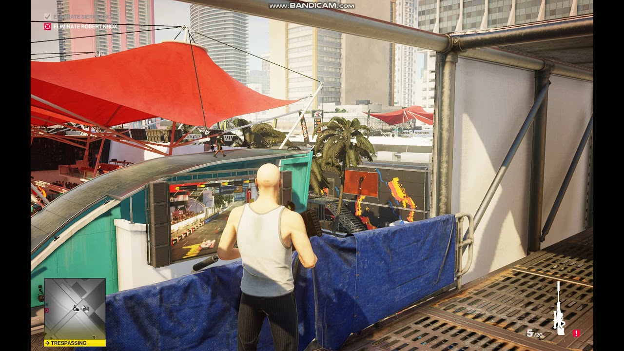 Hitman 2 Security Guard defies gravity - YouTube