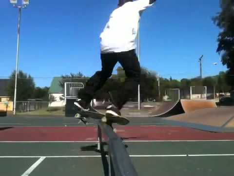 Trevion Moore back feeble grind - YouTube