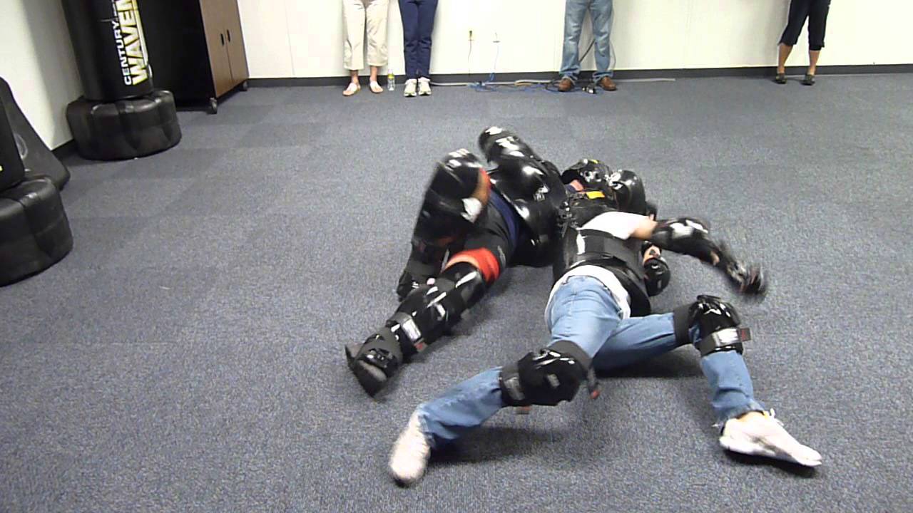 Police Self Defense Training - YouTube