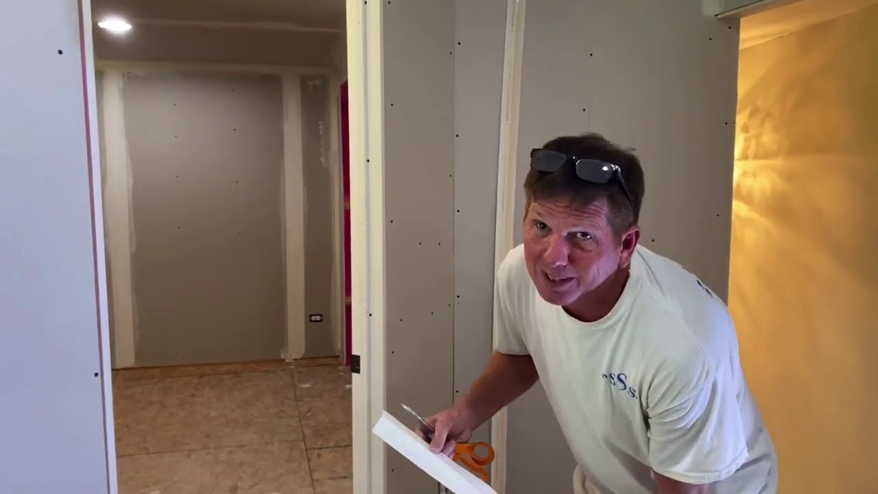 How To Tape Inside and Outside 45° Angles - YouTube