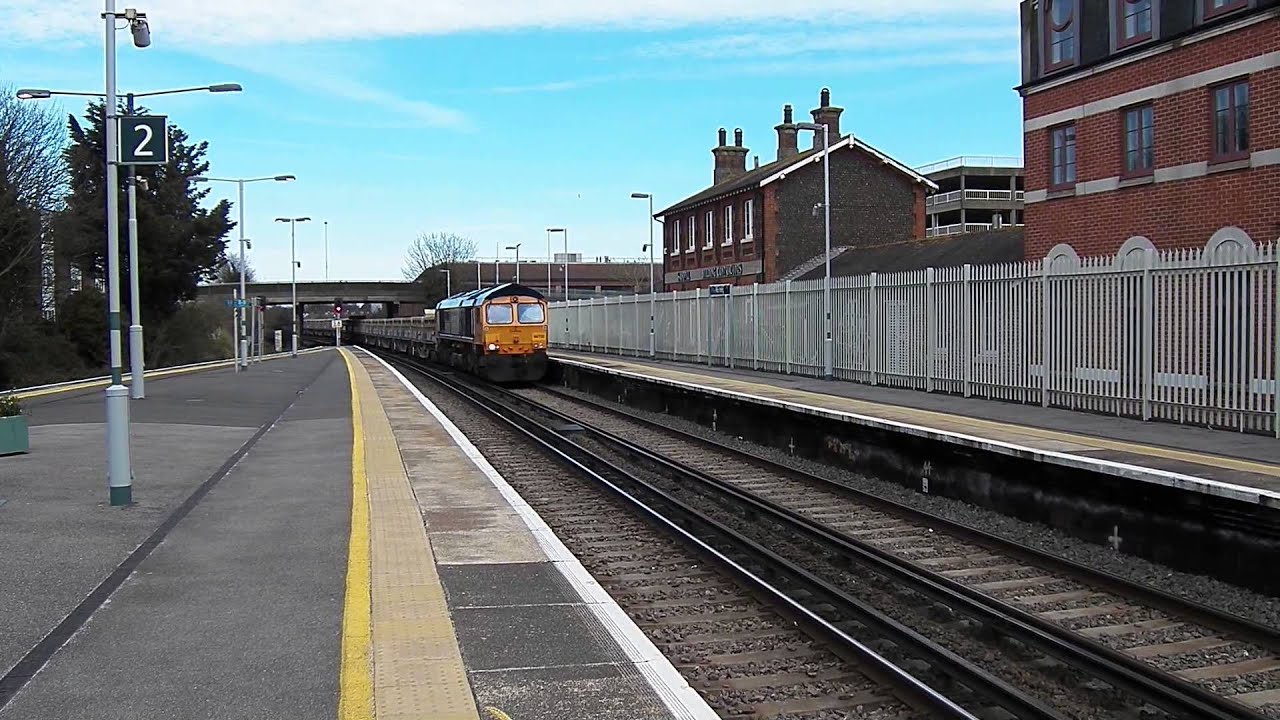 GB Railfreight (GBRf) Class 66/7 66732 Worthing 14/4/13 - YouTube