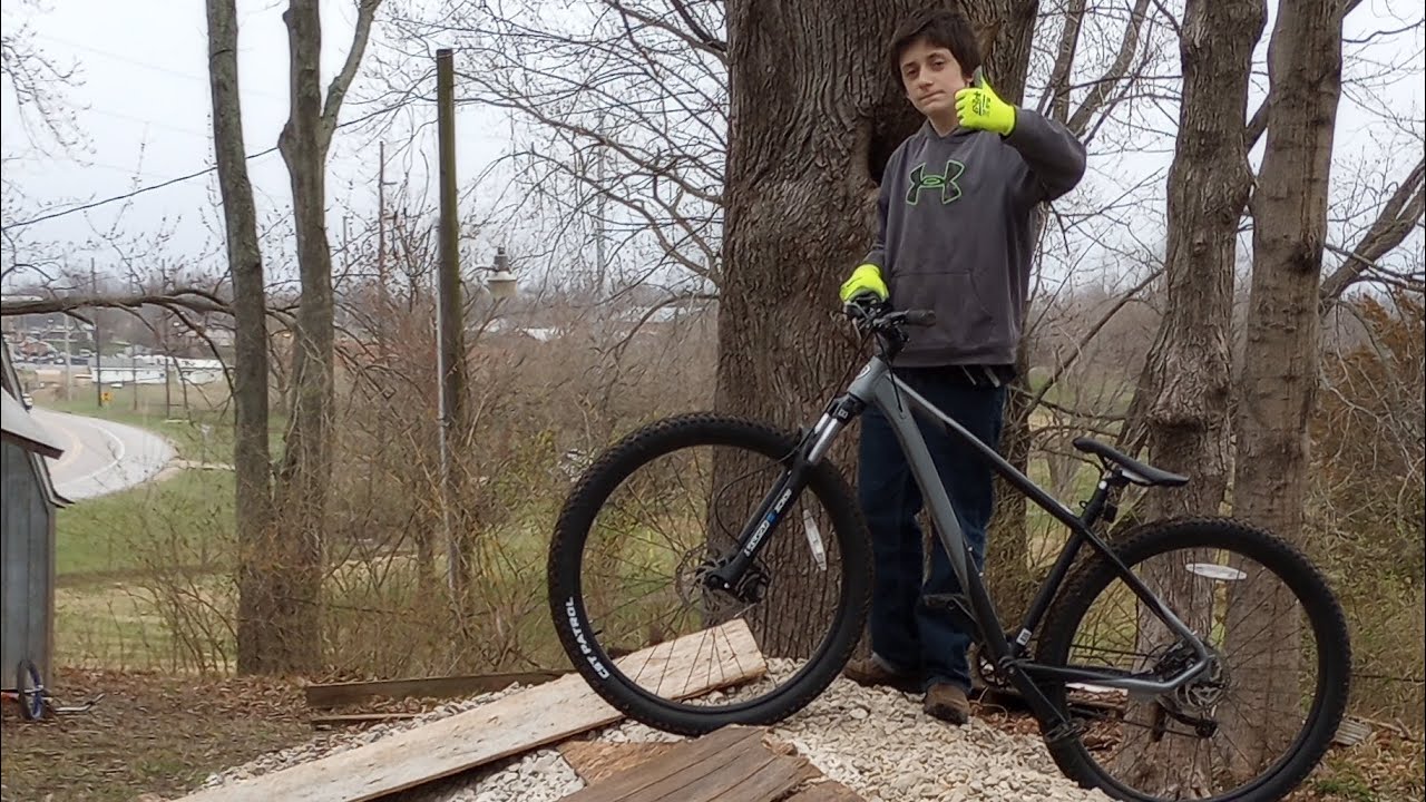 My new Kent Trouvaille.+jumping it - YouTube