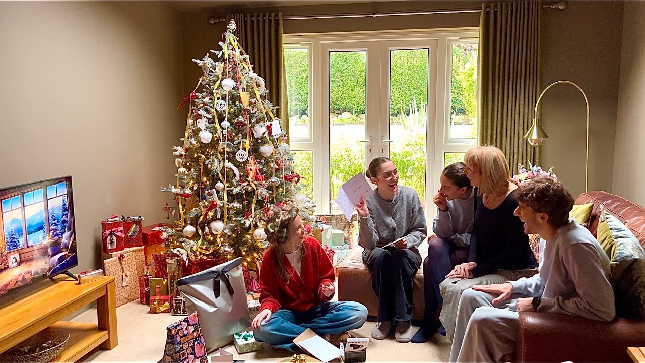 back home for christmas | a festive cosy vlog - YouTube