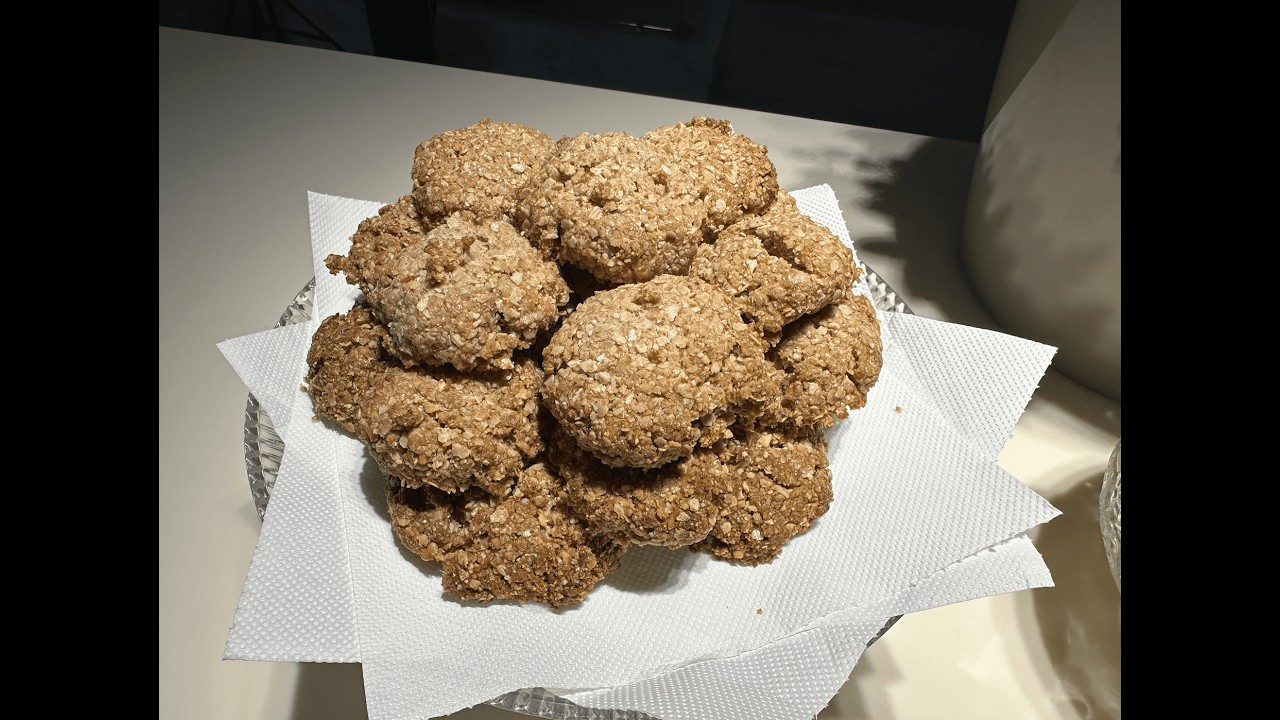 ANZAC Biscuits (Aussie Cookies) - Australian Healthy Snacks - YouTube