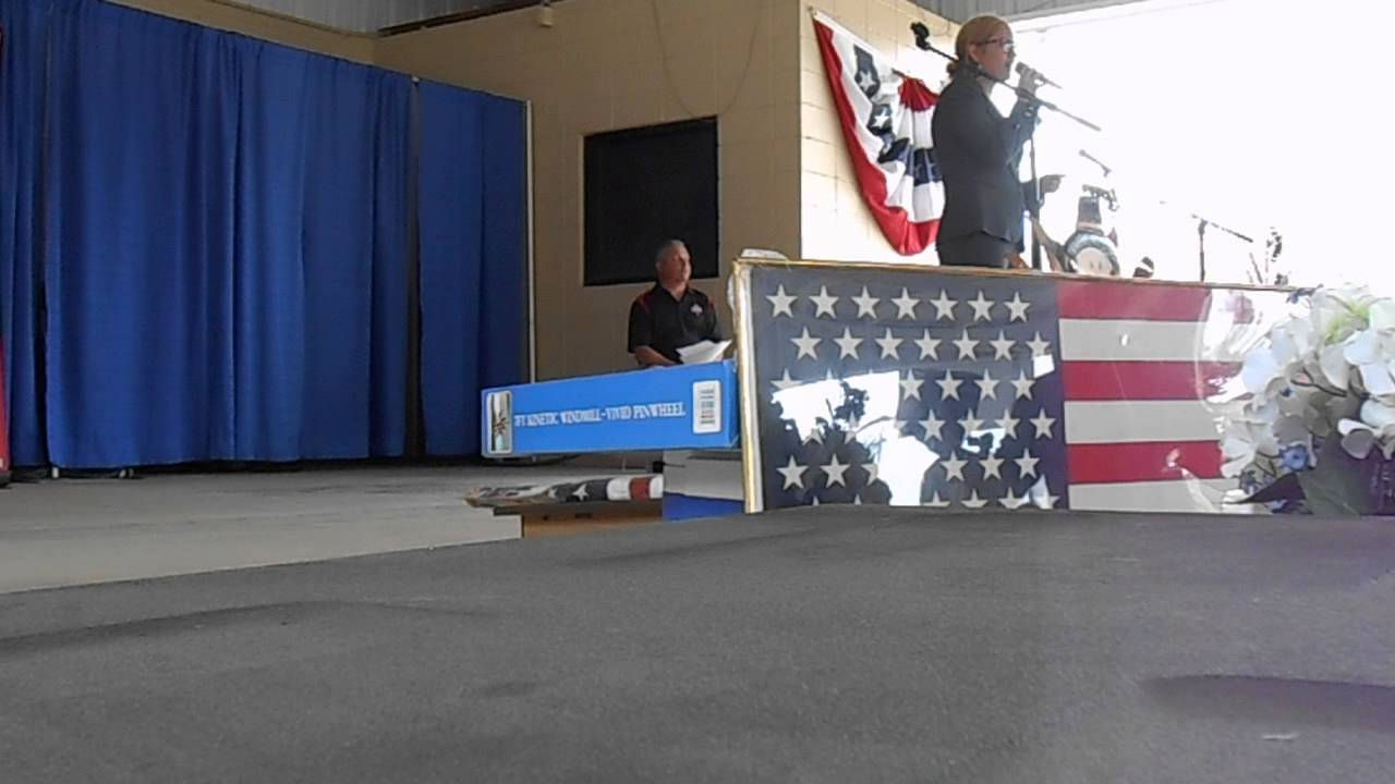 Abbey Schmid at the Illinois State Bid Calling Competition - YouTube