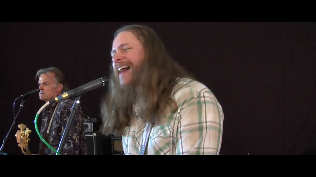 Southern reign, Life ain't Given Me Much (Official Music Video) - YouTube
