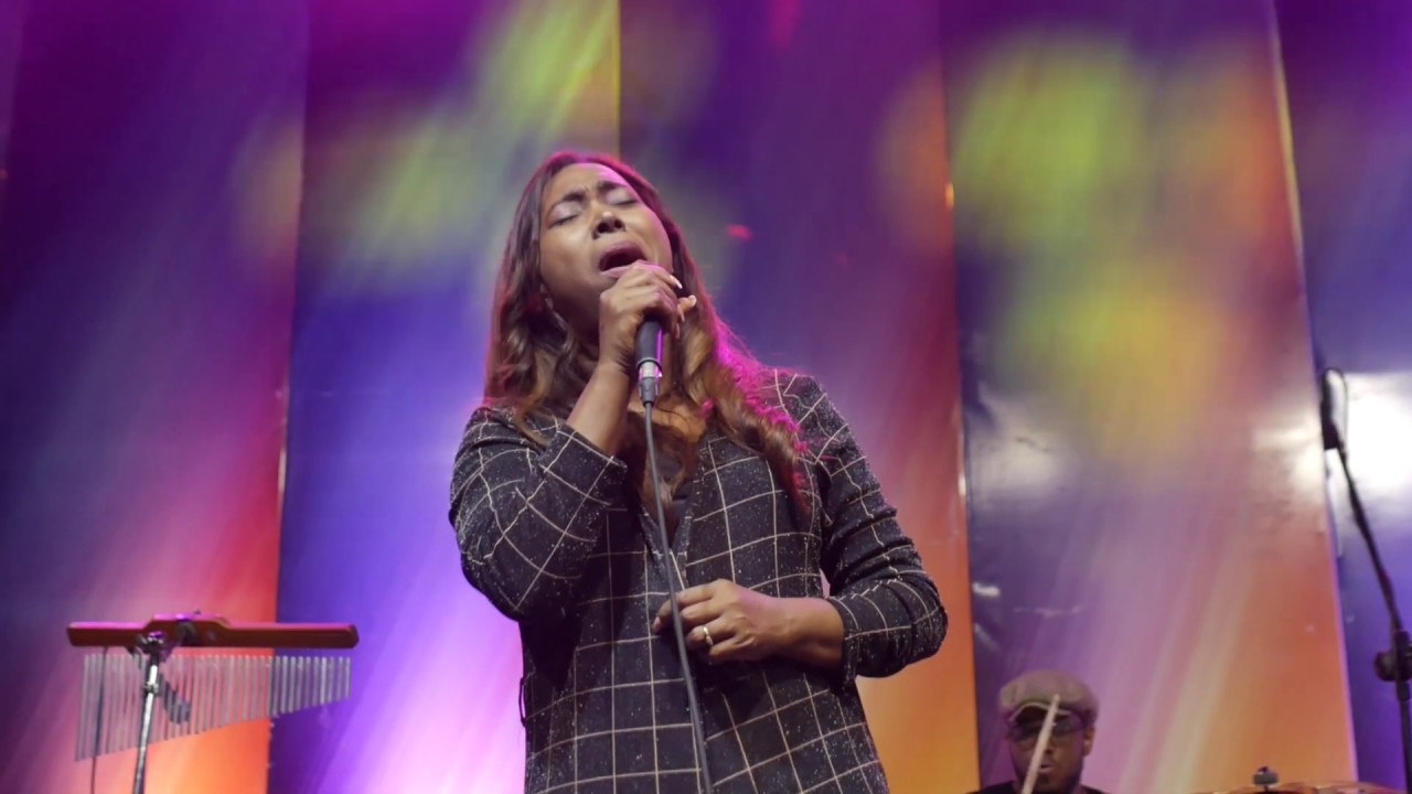 isabel valdez - aferrada - YouTube