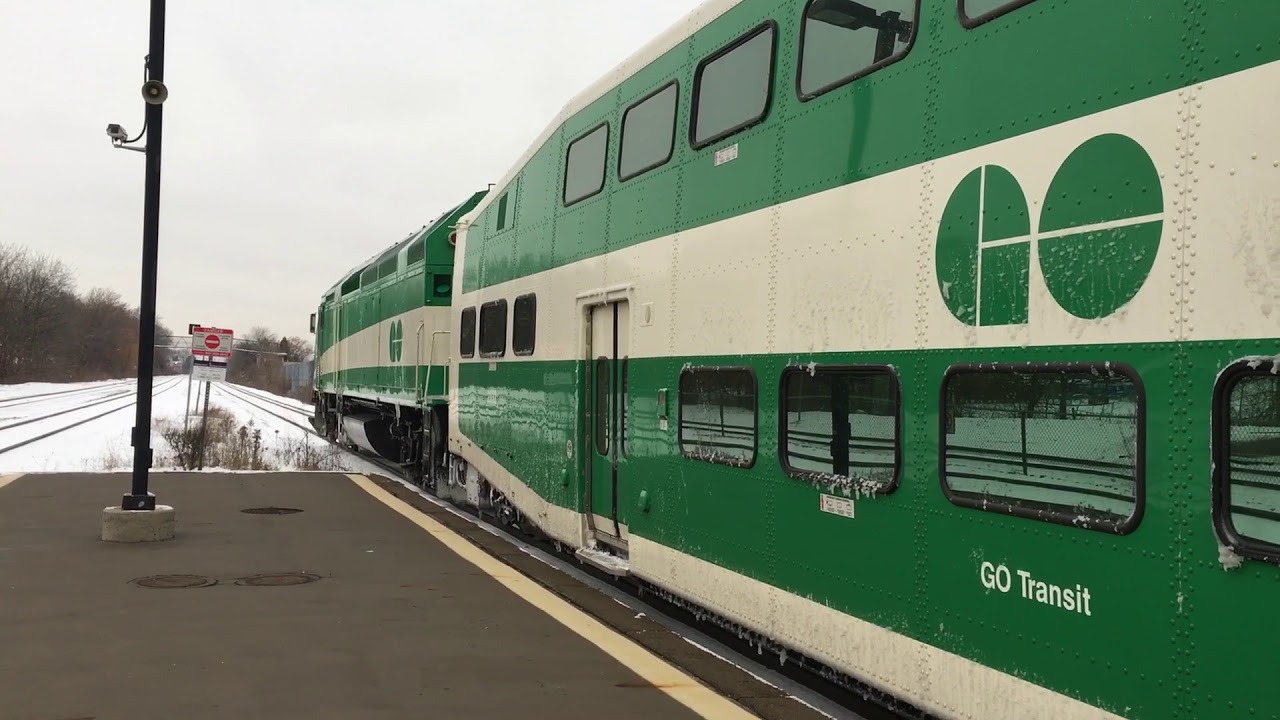 Go train 609 at Burlington go station - YouTube