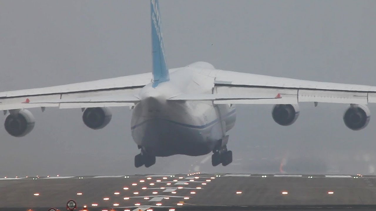 Antonov An-124 Crosswind / Drift Arrival at Düsseldorf (HD) - YouTube