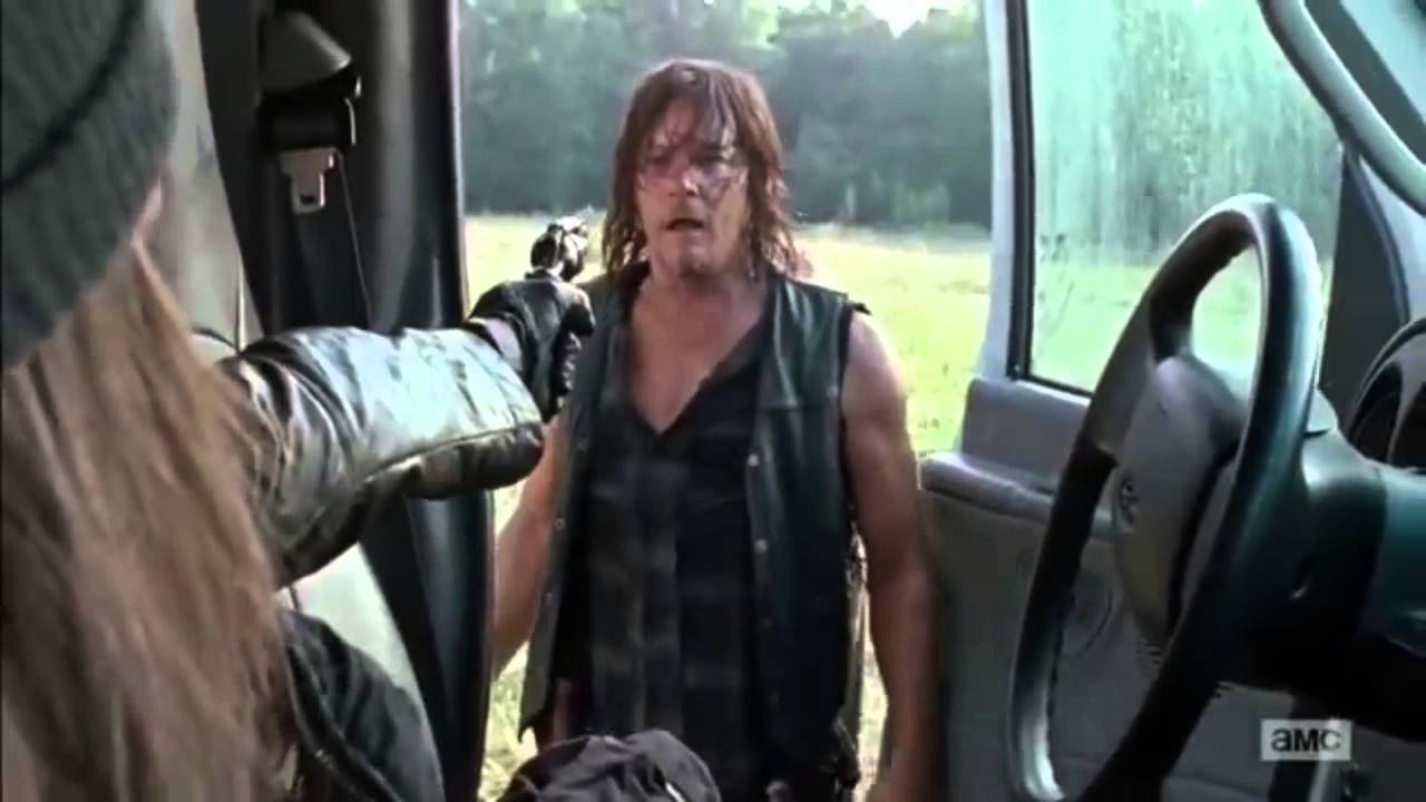 The Walking Dead Jesus Chase - YouTube