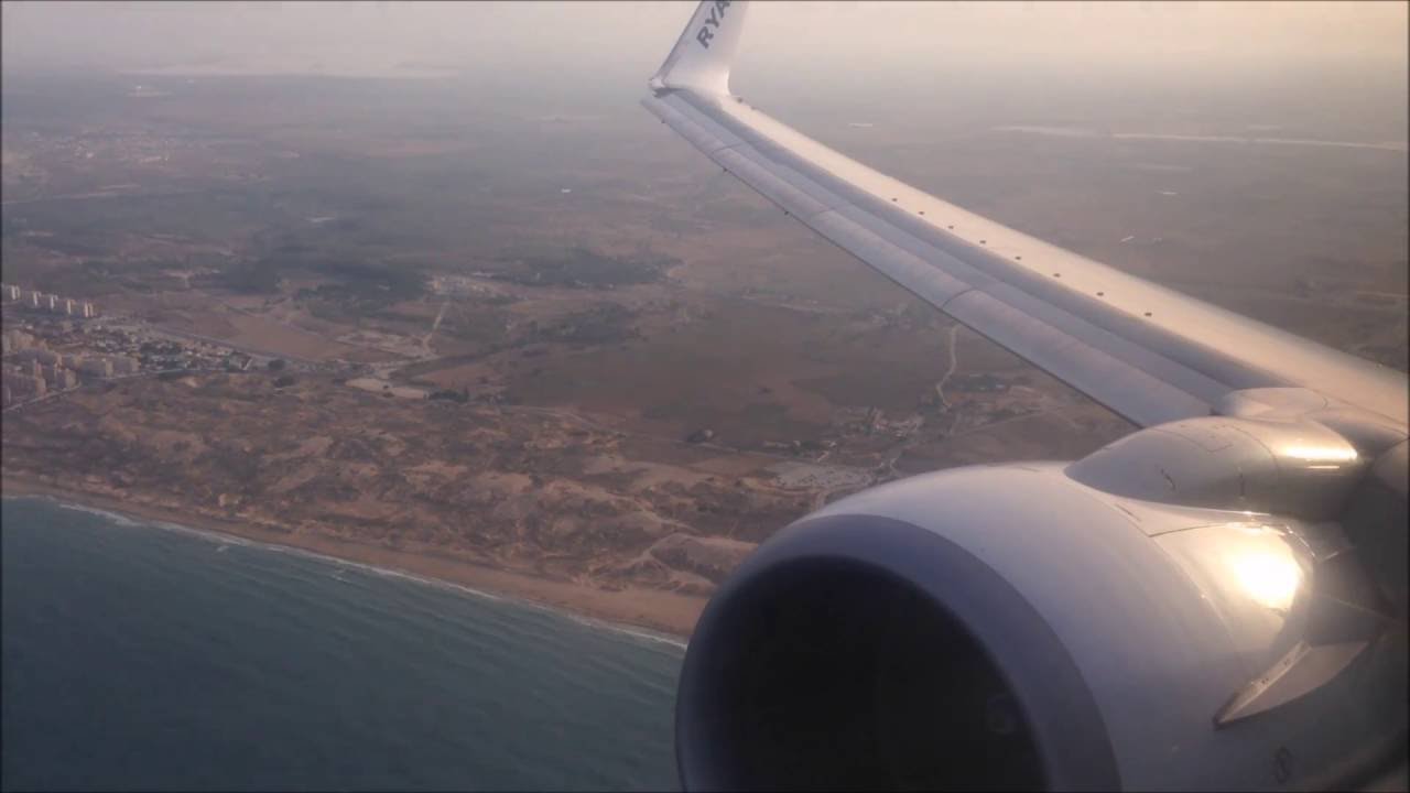 Boeing 737-800 NG takeoff at Alicante Airport | Front Wing View/Engine ...