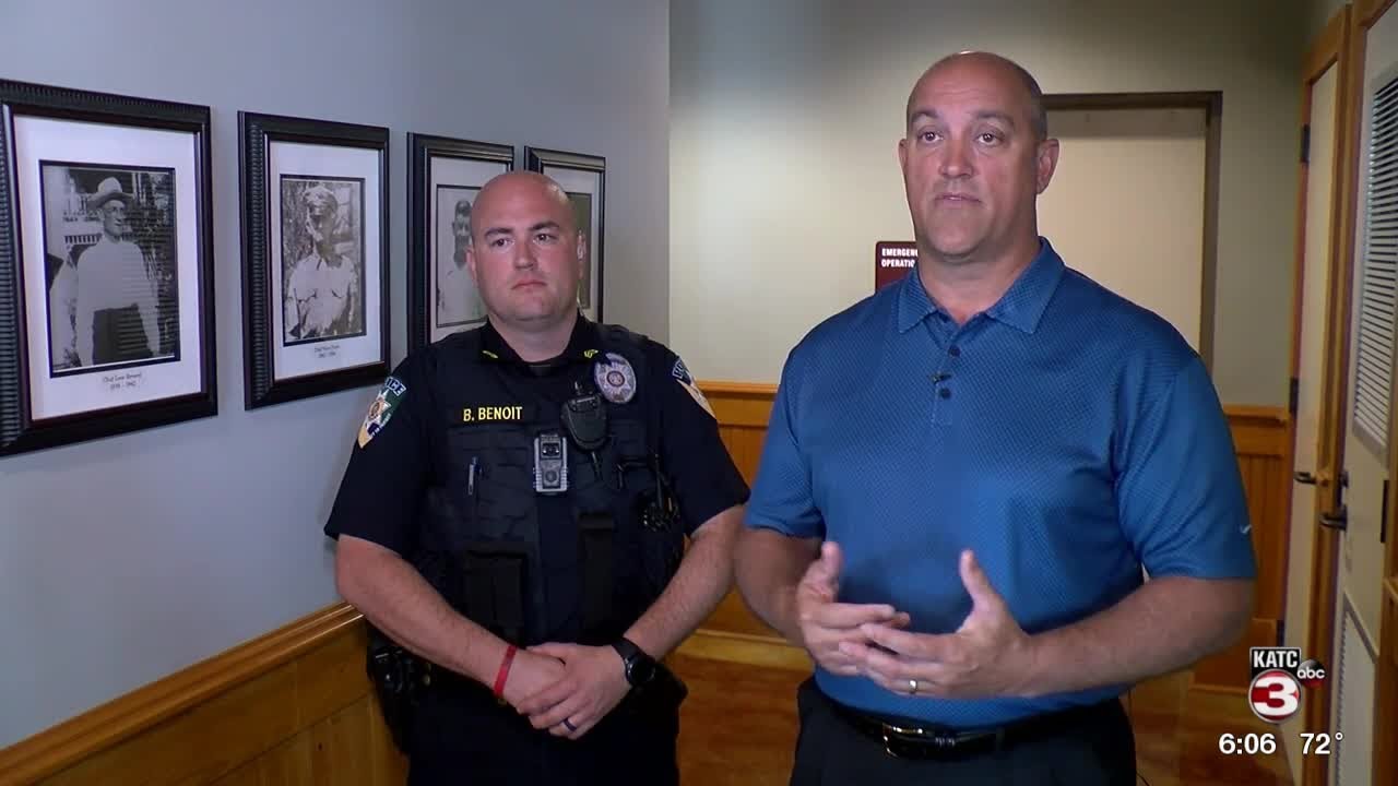 Scott Police Get New Uniforms - YouTube