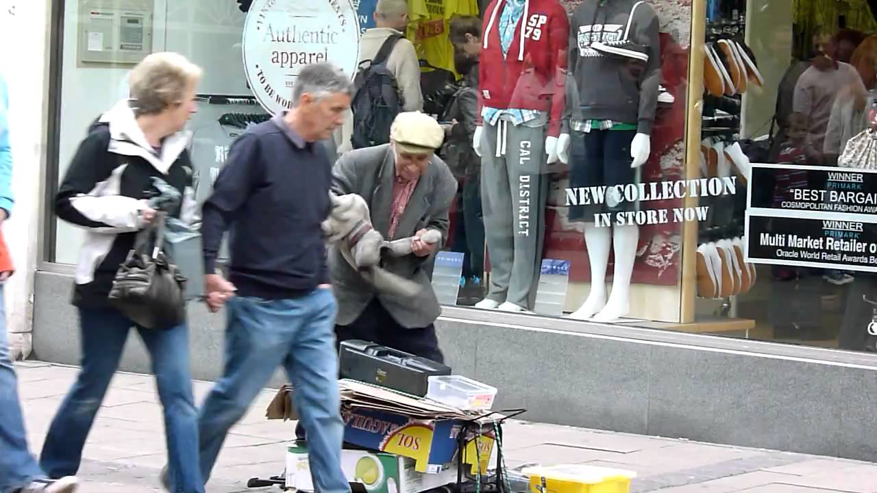 The Puppet Man of Norwich - 16-04-11 - YouTube