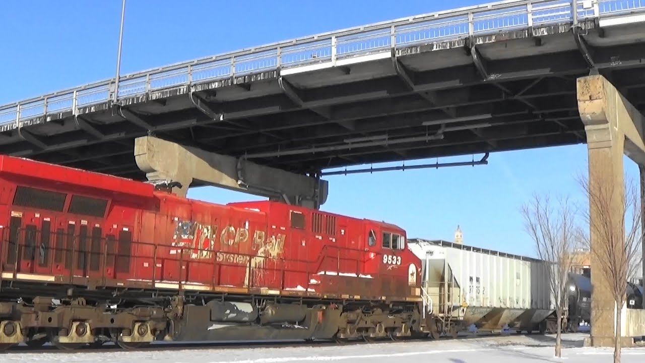 CP 8118- AC44CWM w/ 3 CP Dual Flag Units, Davenport, IA - YouTube