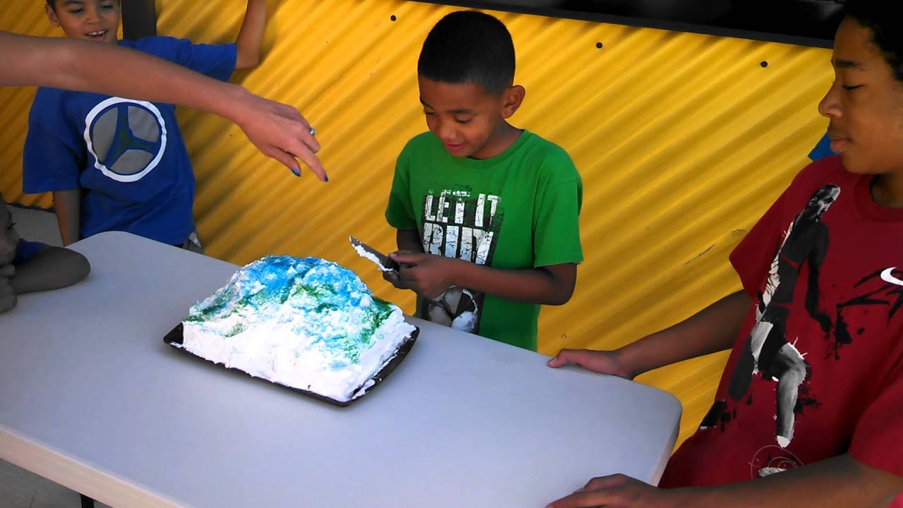 Exploding birthday cake - YouTube