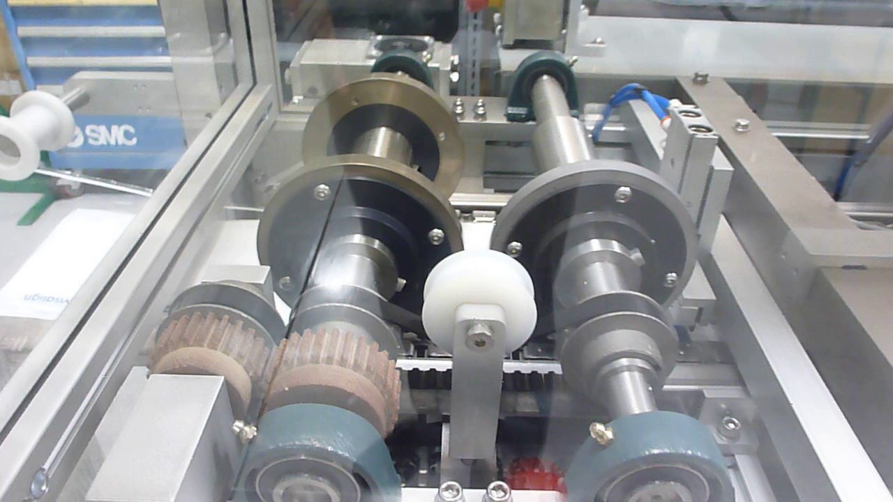 MDC Packaging Machinery - MiniPack Zipper Bag HFFS Machine - YouTube