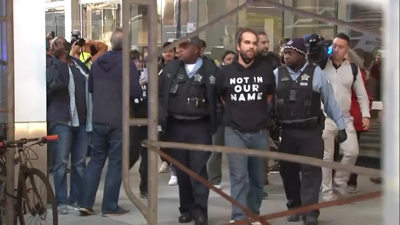 Arrests made during protest at Israeli consulate in Chicago - YouTube