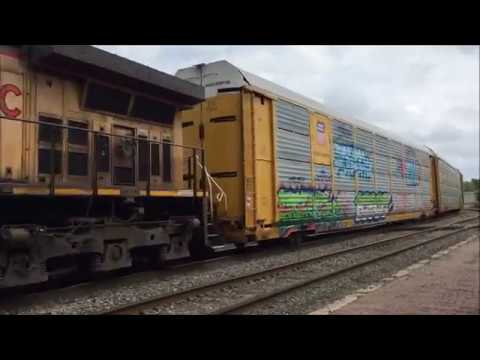 2018-04-06c Union Pacific Autorack Train - YouTube