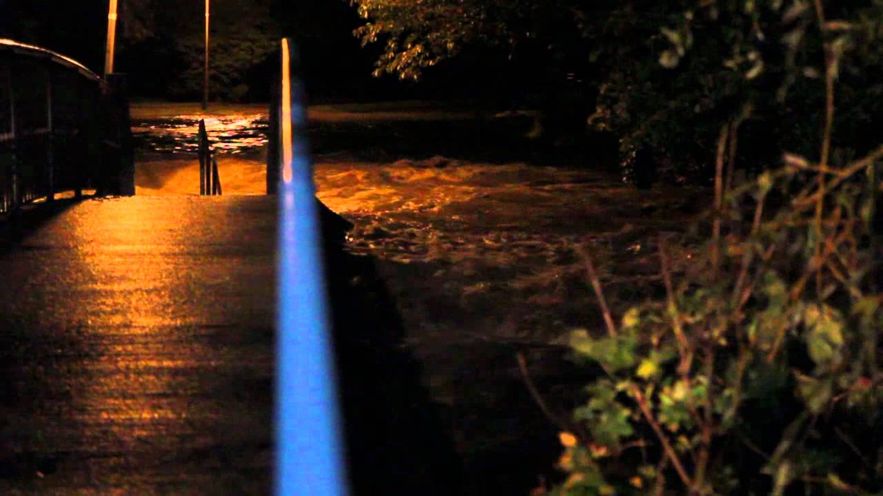 Floods In Dublin Dodder Bridge.mp4 - YouTube