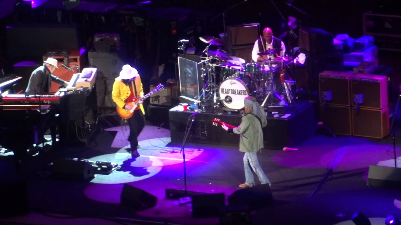 Tom Petty & the Heartbreakers - Refugee - 10/03/2014 - Red Rocks - YouTube