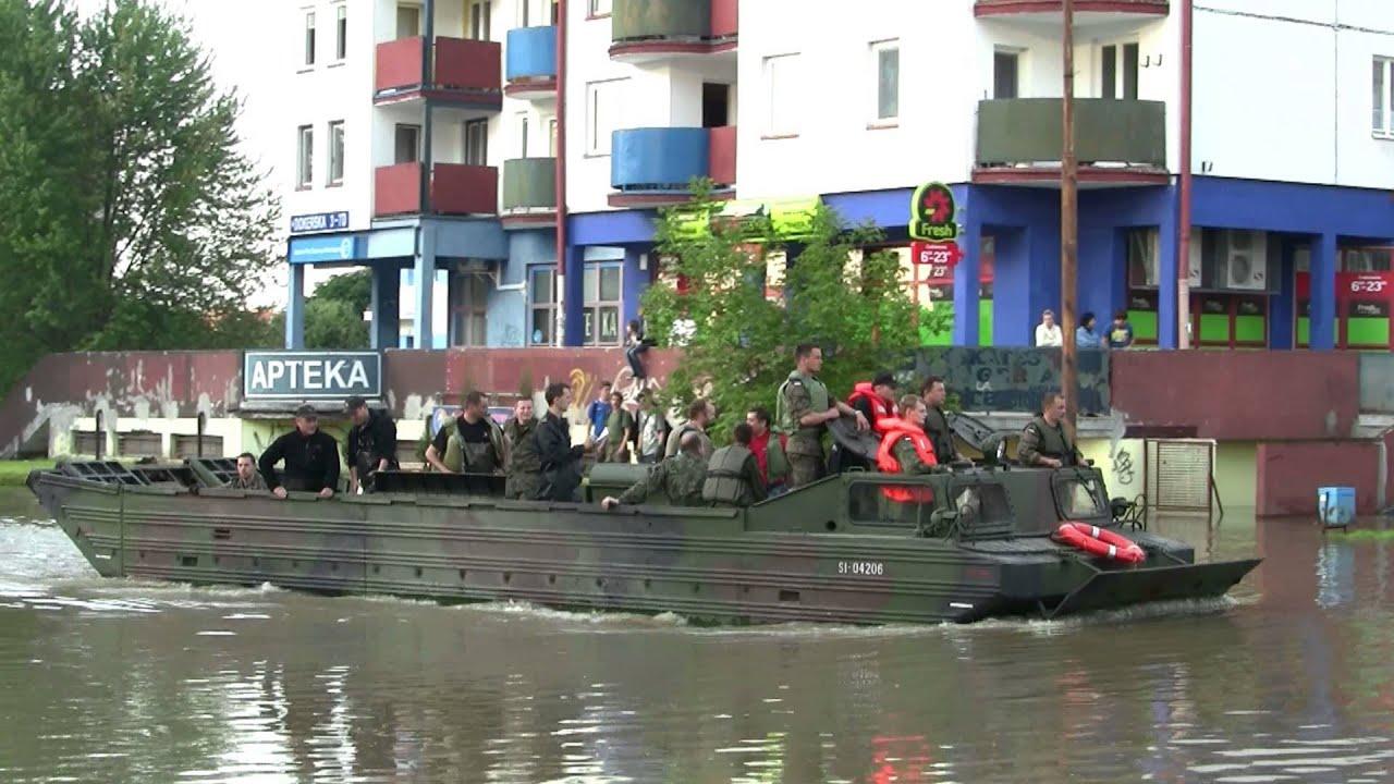 Flood in Wroclaw, Poland 2010 - YouTube