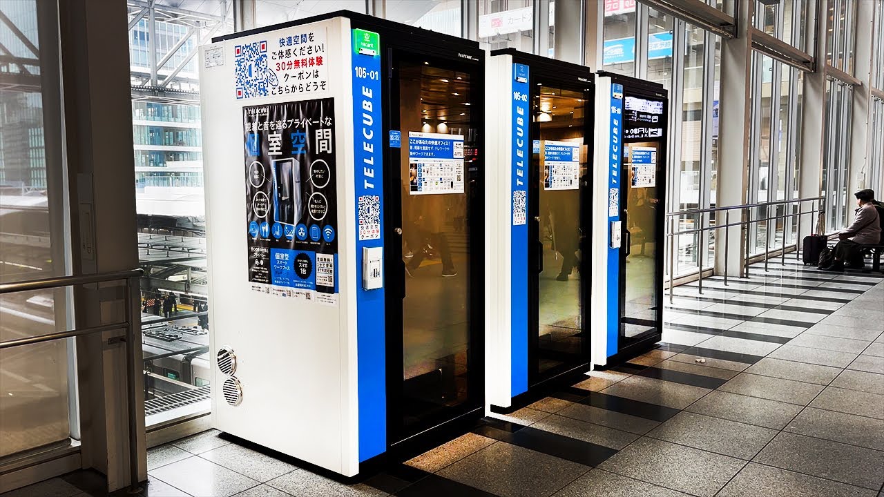 TELECUBE vor Osaka Bahnhof zum arbeiten - Verrücktes aus Japan - YouTube