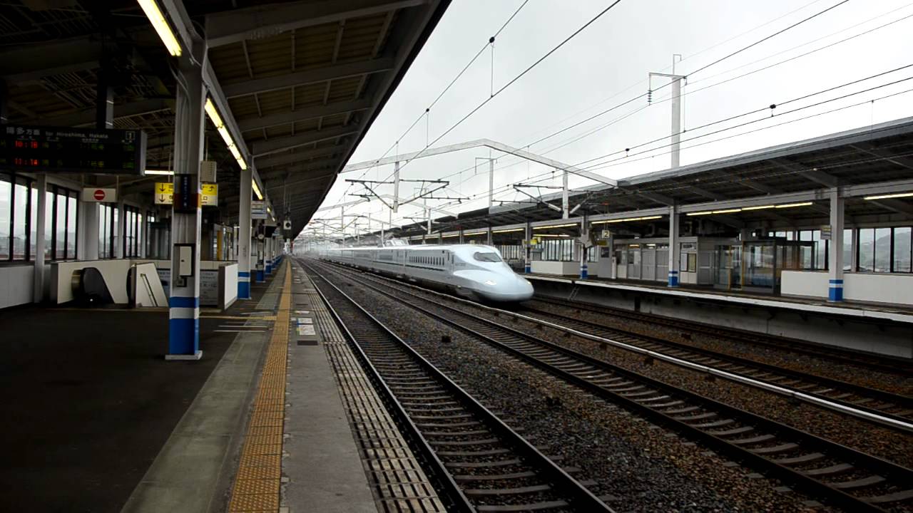 Shinkansen - Super fast train in Japan (Bullet train) 250-300km/h (2011 ...