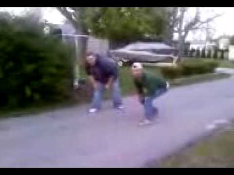 fat guy racing skinny guy - YouTube