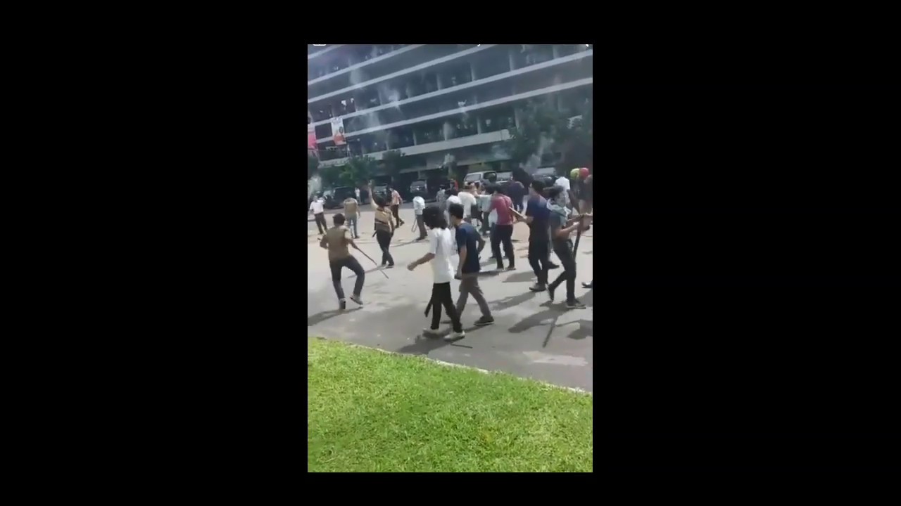 tawuran stm, smp, mahasiswa - YouTube