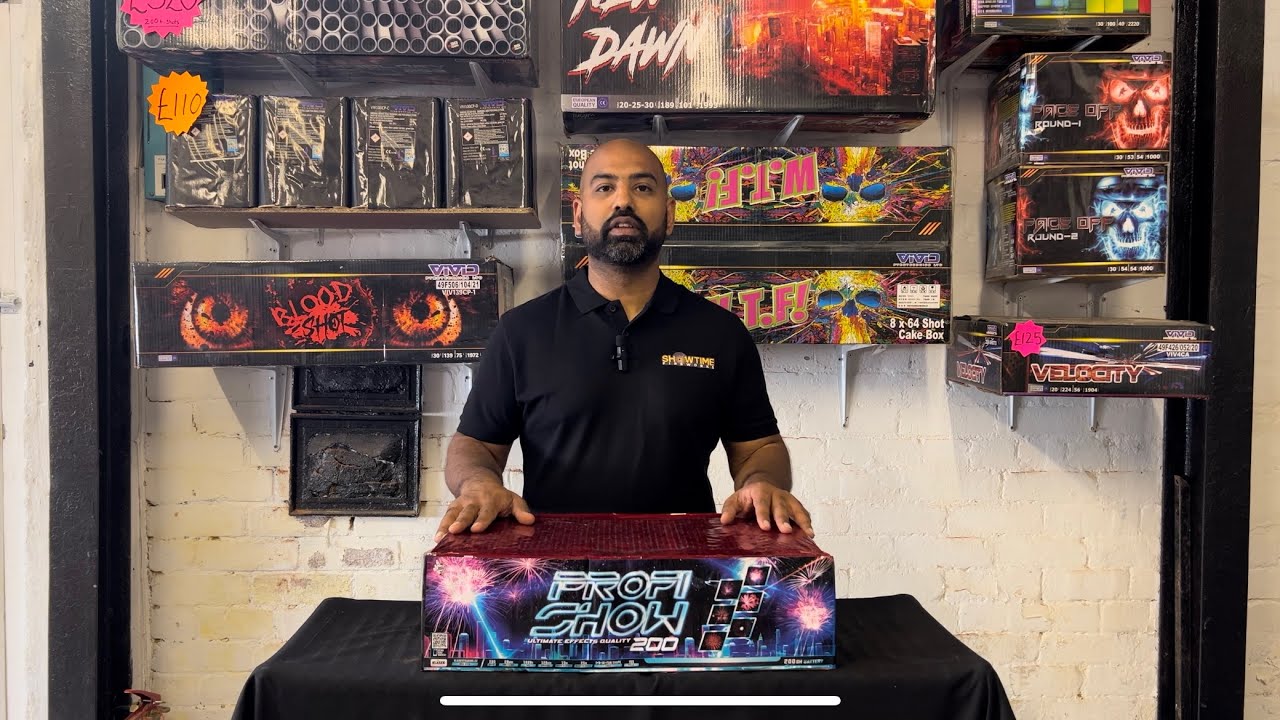 THE BEST 200 SHOT MULTI ANGLE FIREWORK FINALE @ Showtime Fireworks Shop ...