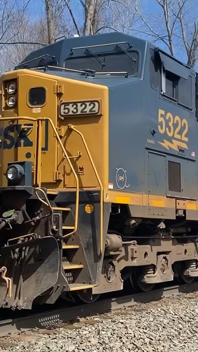 CSX M426 with 483 488 oddball 5322 and lots of center beams - YouTube