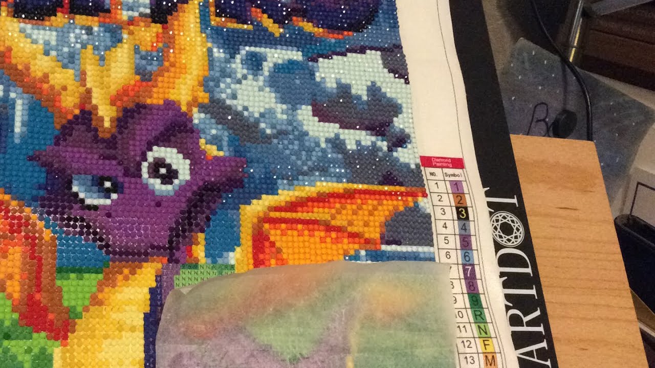 Diamond painting: Spyro - YouTube