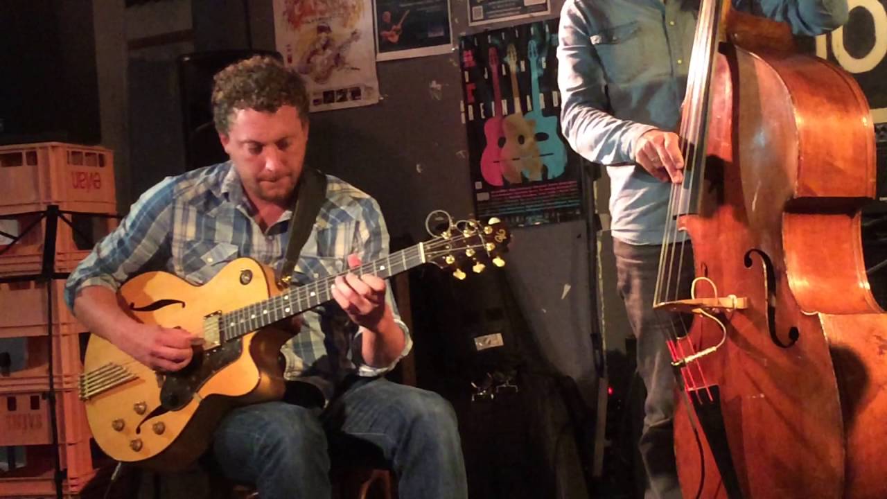 Adrien Moignard :: "Donna Lee" - YouTube