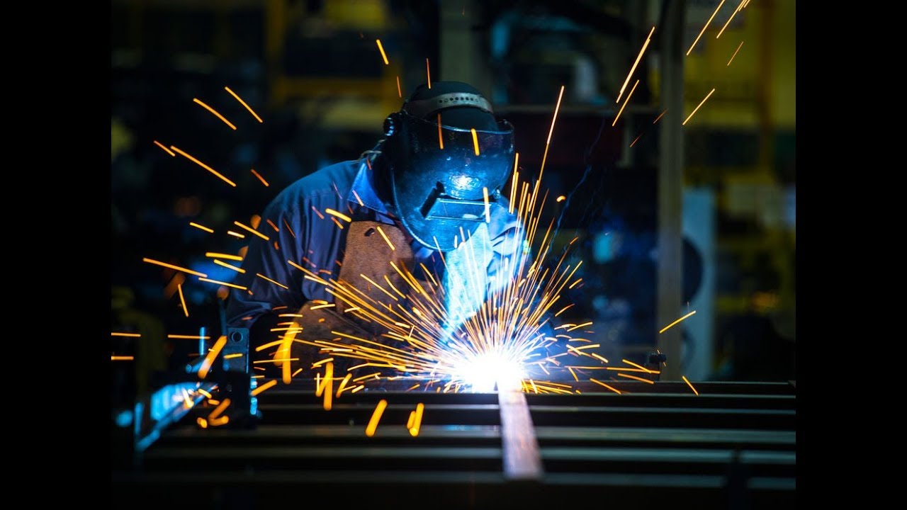 Comment souder à l'arc - YouTube