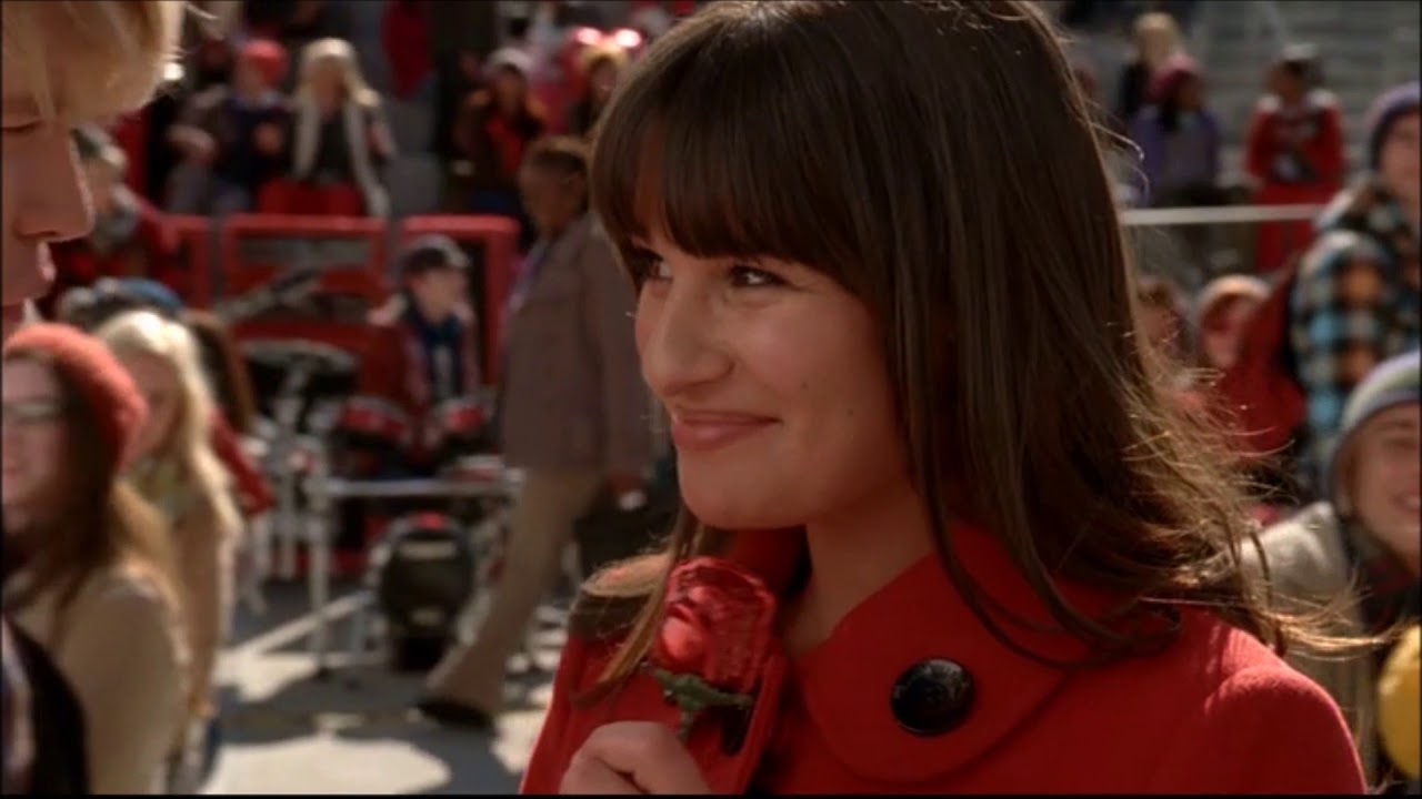 Glee - Stereo Hearts (Full Performance) 3x13 - YouTube