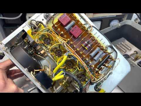Military Test Equipment Navships AN URM-26A RF Signal Generator - YouTube