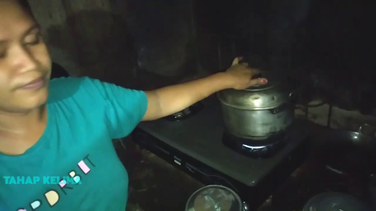 MAKANAN KHAS GORONTALO - ILABULO - YouTube