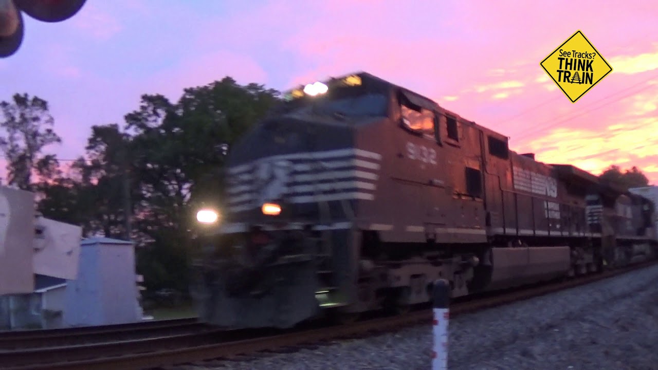 NS 9132 (GE C4-9W) leads NS 29G - YouTube