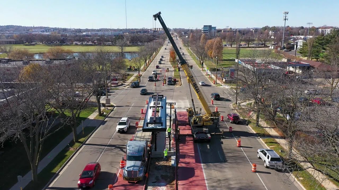 Construction on new Metro Transit stations - YouTube
